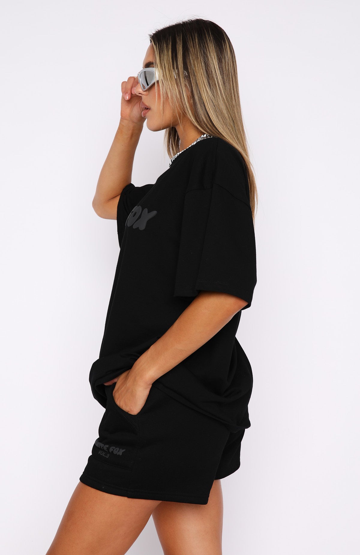 Offstage Oversized Tee Onyx | White Fox Boutique US